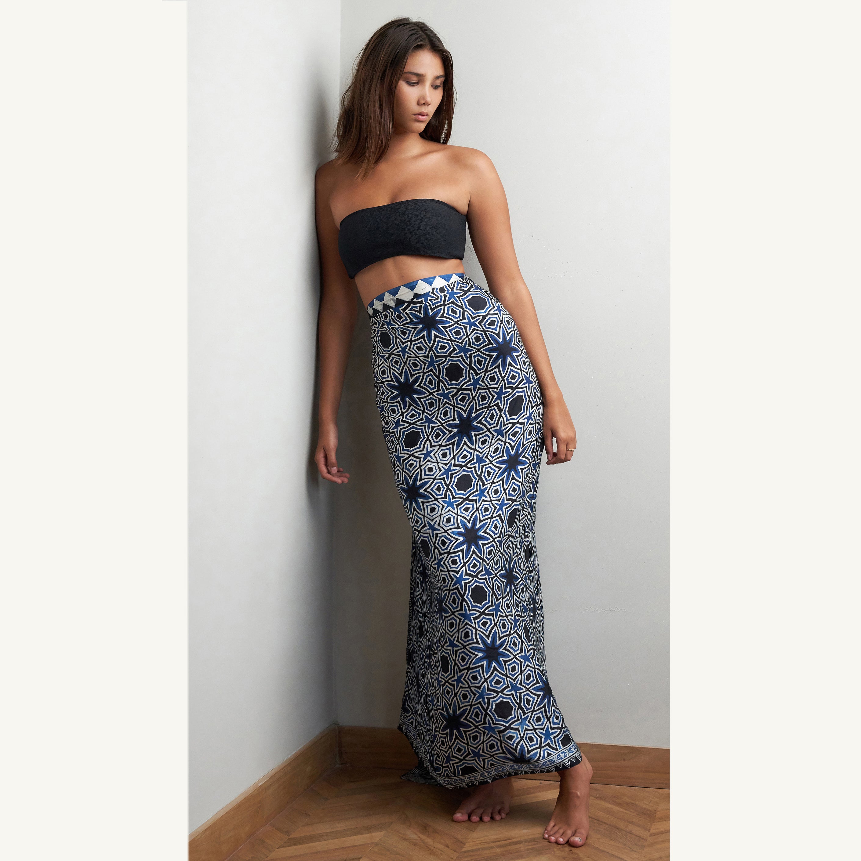 Batik Tulis Silk Sarong - 01 Indigo - BATIQUAL